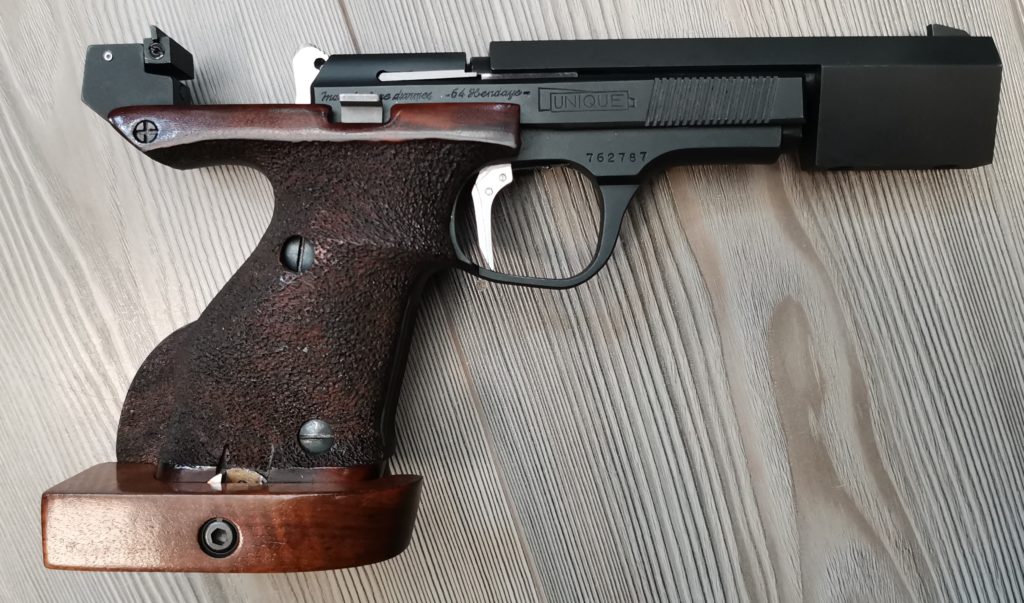 UNIQUE DES 69 Cal.22LR (vendu) – Armurerie Safari