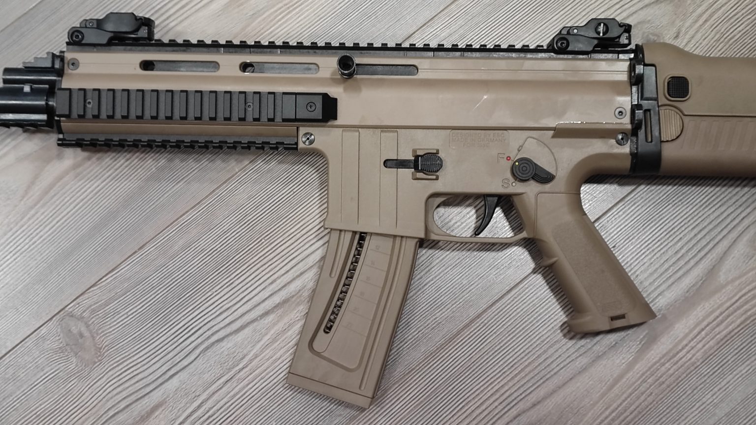 ISSC MK22 TAN CAL.22LR – Armurerie Safari