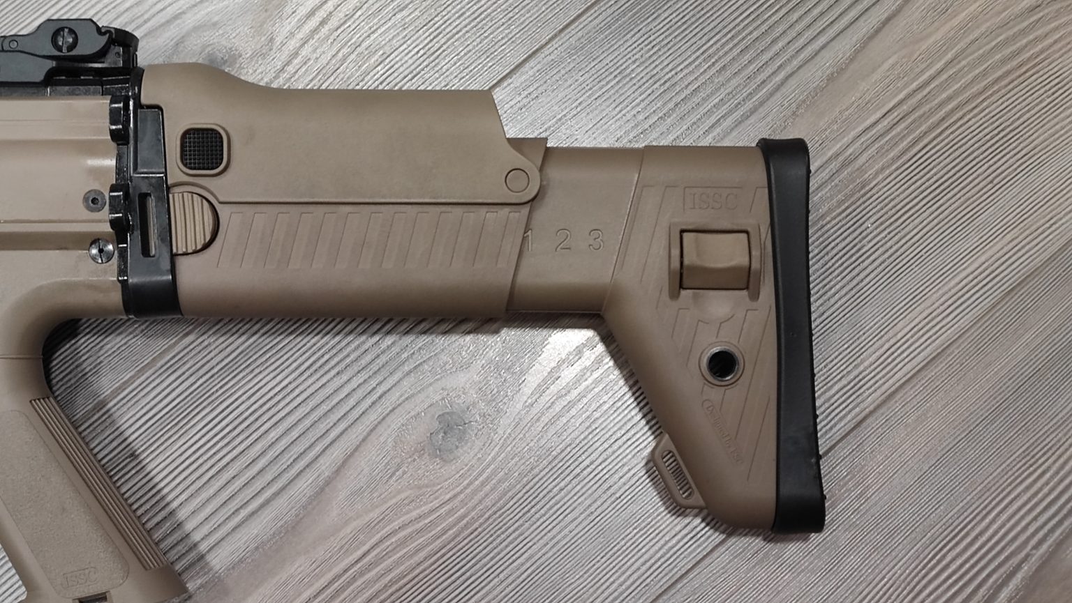 ISSC MK22 TAN CAL.22LR – Armurerie Safari