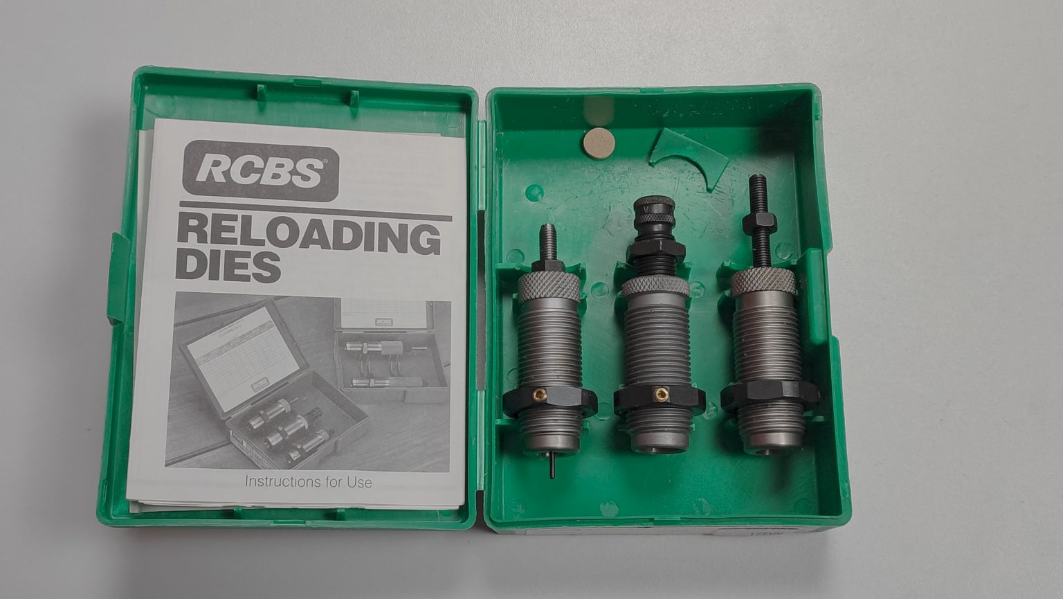 JEUX D’OUTILS RCBS 56349 CAL.8MM LEBEL REV – Armurerie Safari