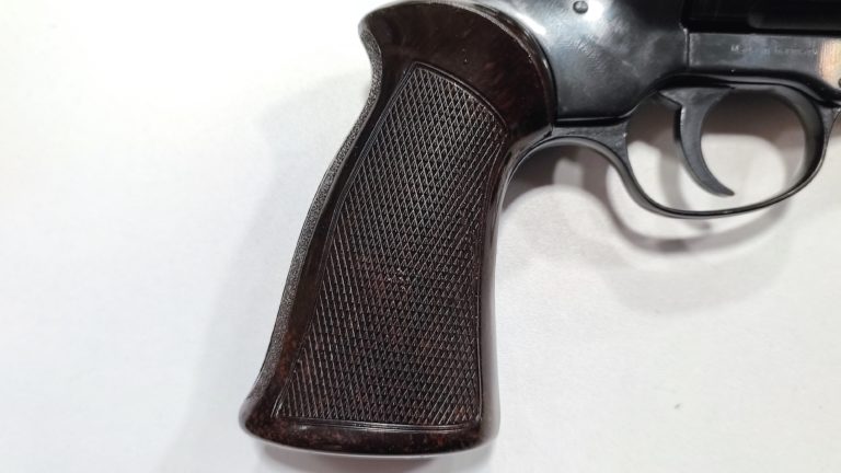 REVOLVER ARMINIUS HW38 CAL. 38 SPE – Armurerie Safari