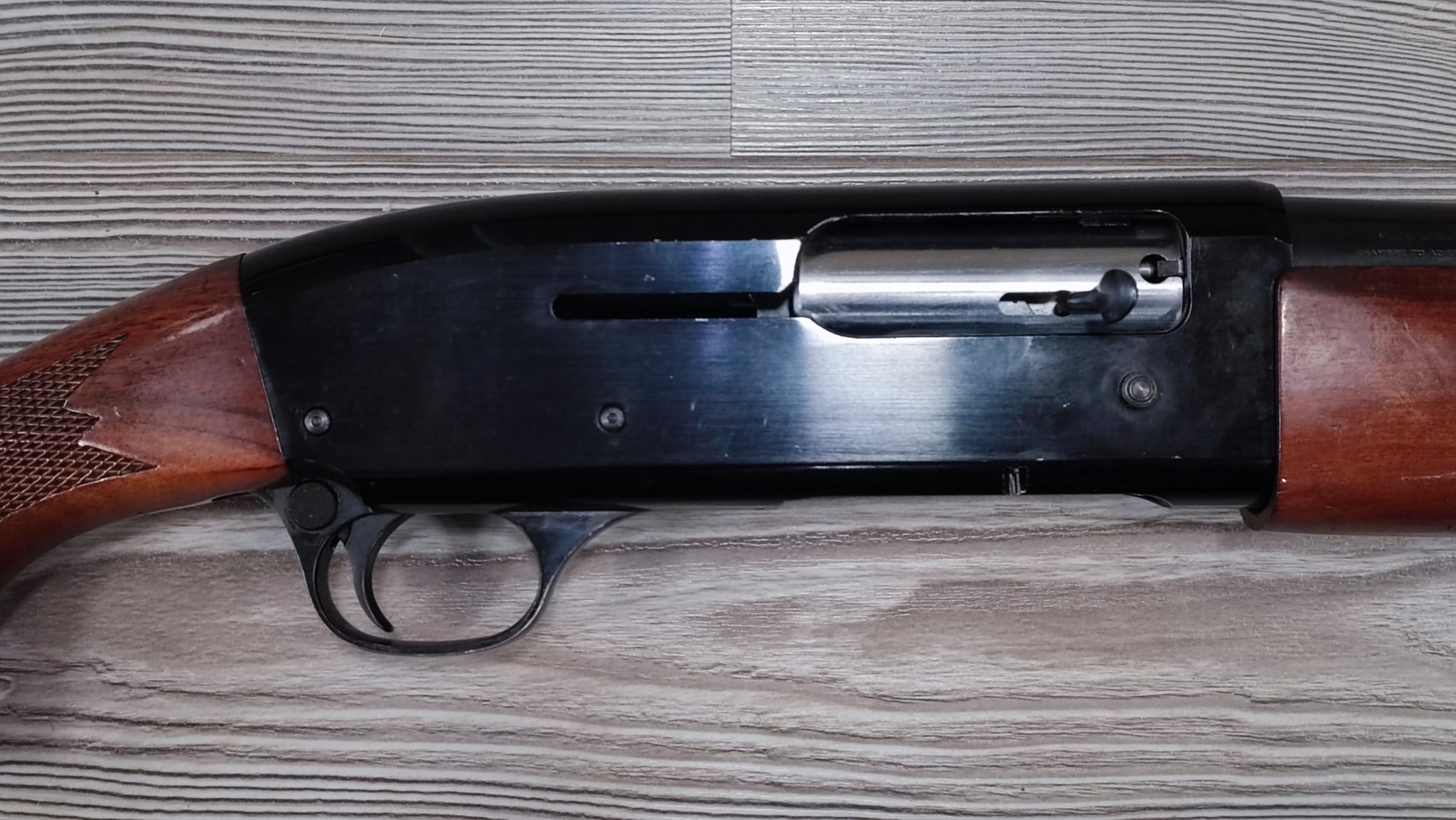 FUSIL SEMI AUTOMATIQUE MANUFRANCE PERFEX CAL.12/70 – Armurerie Safari