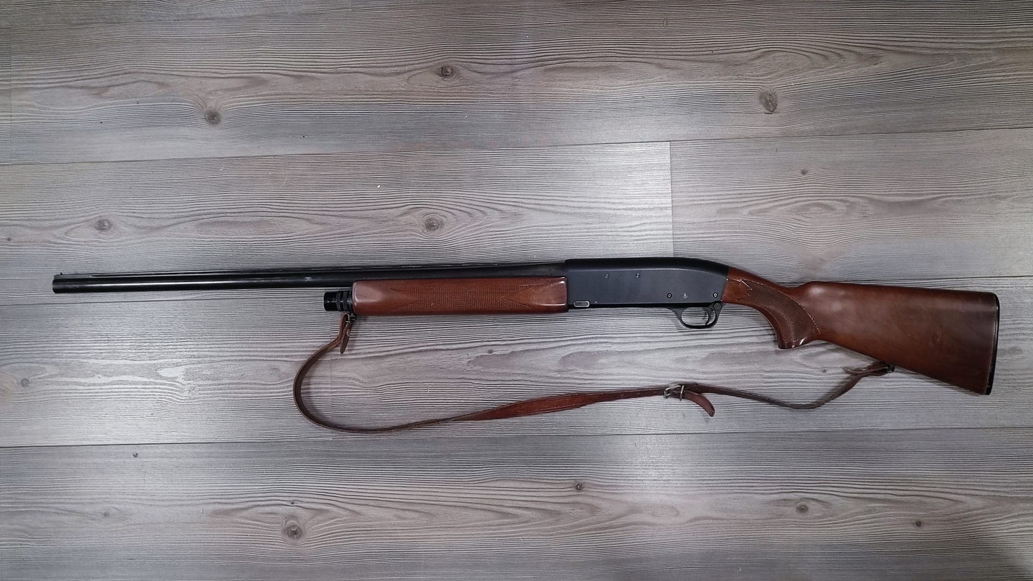 FUSIL SEMI AUTOMATIQUE MANUFRANCE PERFEX CAL.12/70 – Armurerie Safari