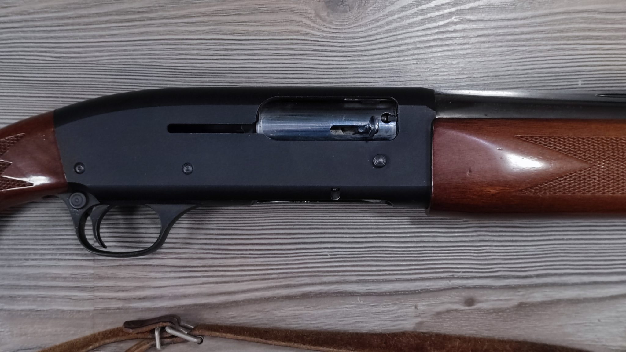 FUSIL SEMI AUTOMATIQUE MANUFRANCE PERFEX CAL.12/70 – Armurerie Safari